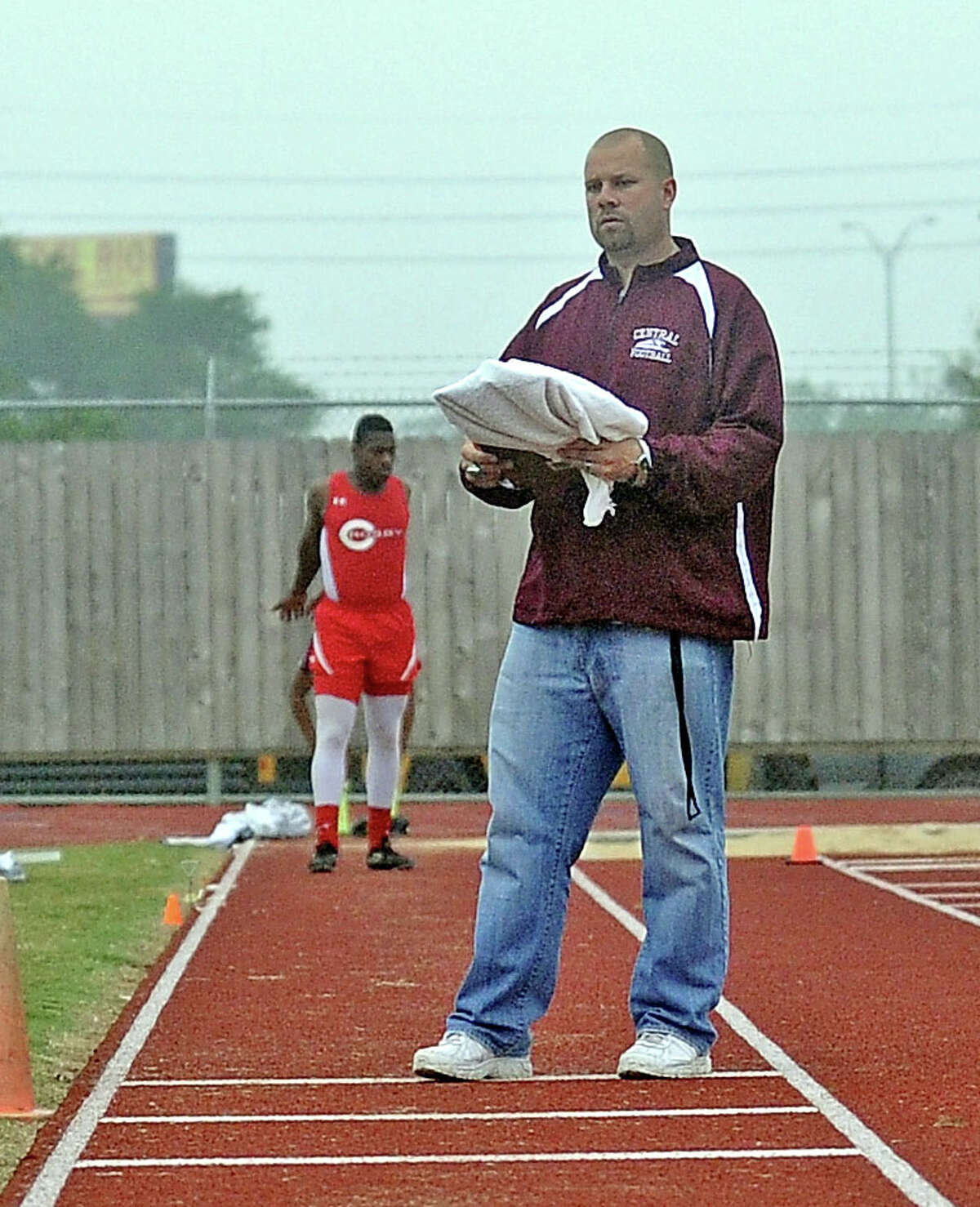 Central coach wants college atmosphere