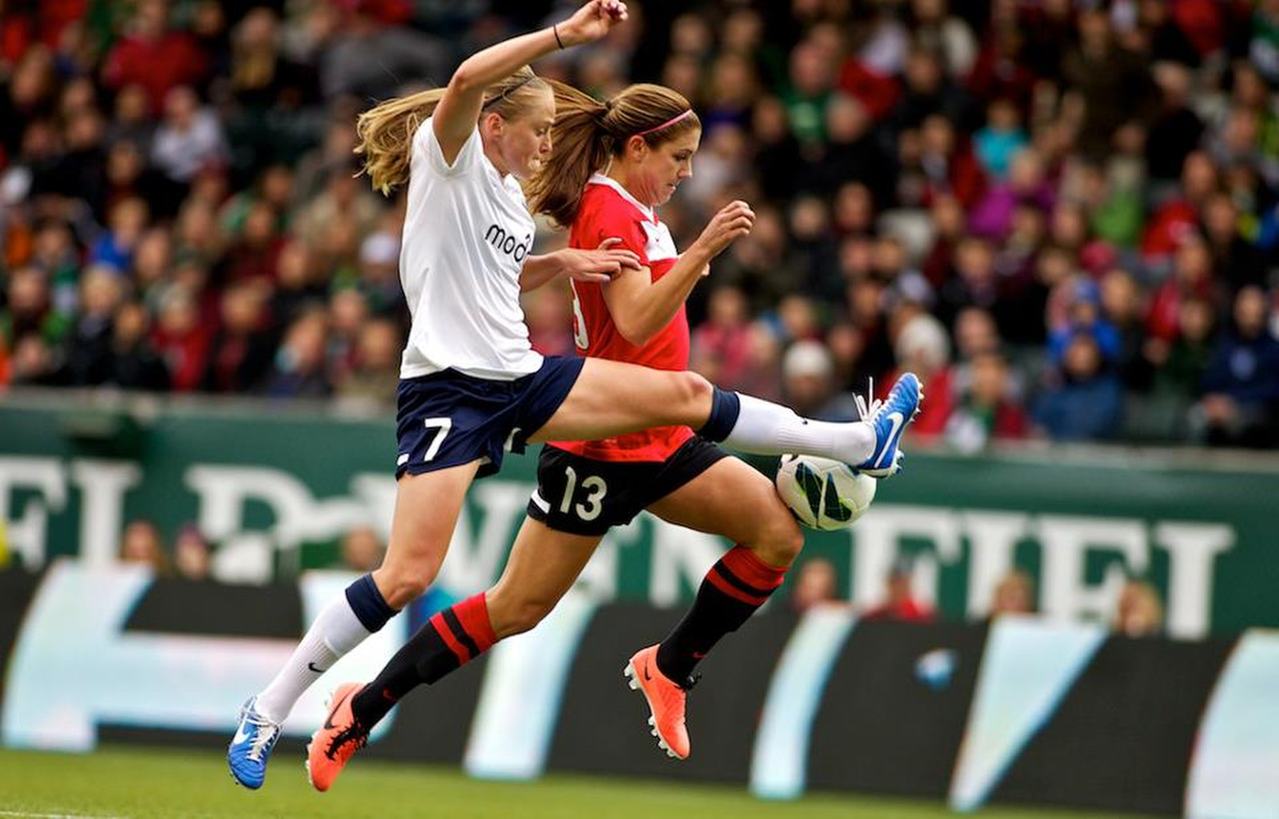Seattle Reign FC v Portland Thorns