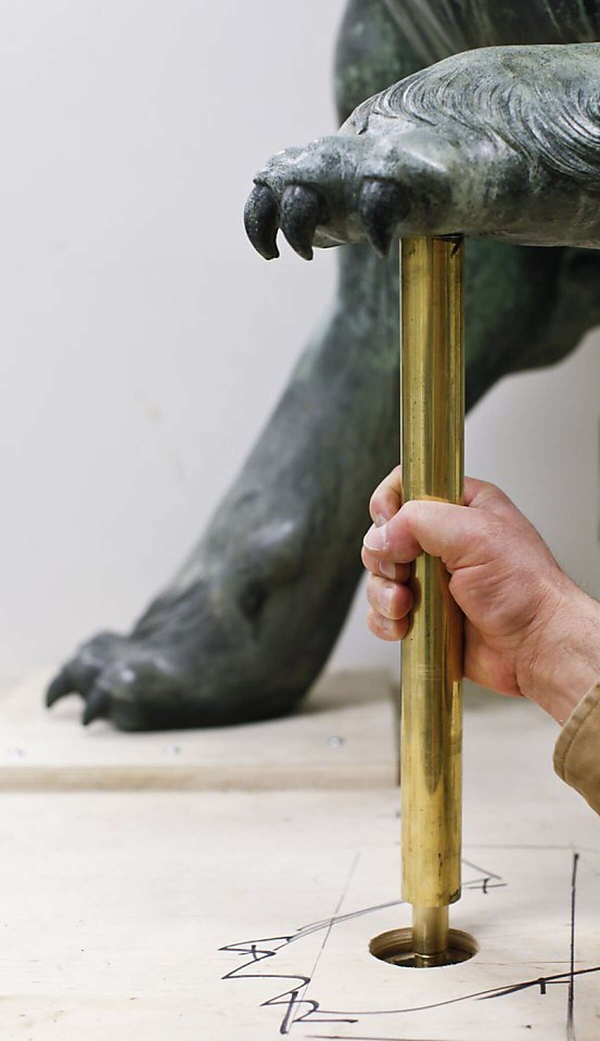 Mount maker keeps museum's treasures safe