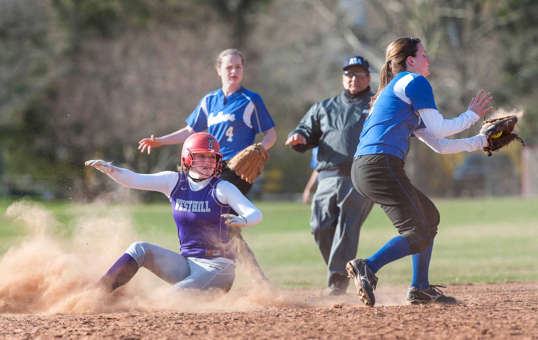 Ludlowe softball rally falls short against Westhill