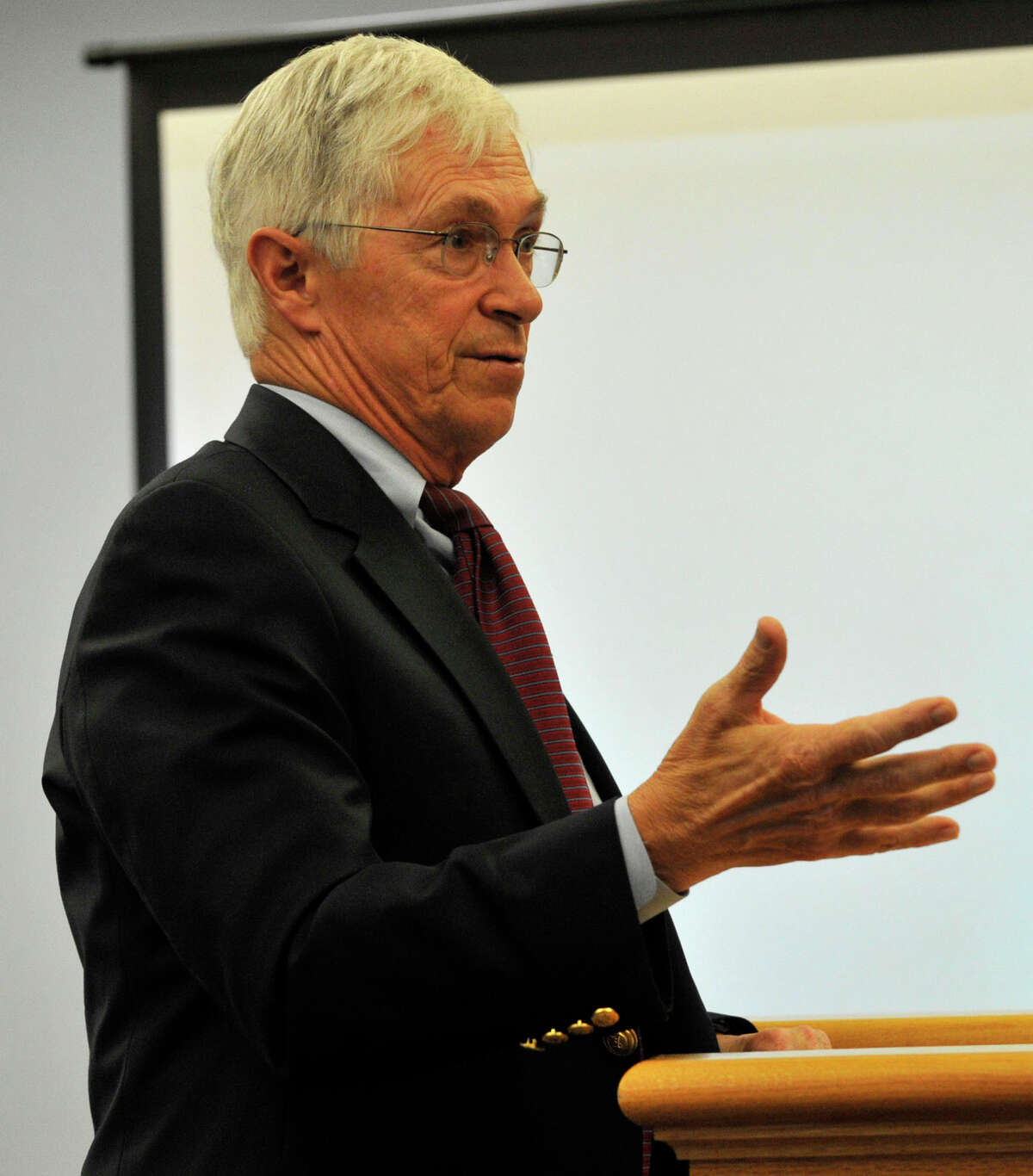 Witness: Sherman hid crucial info from Skakel