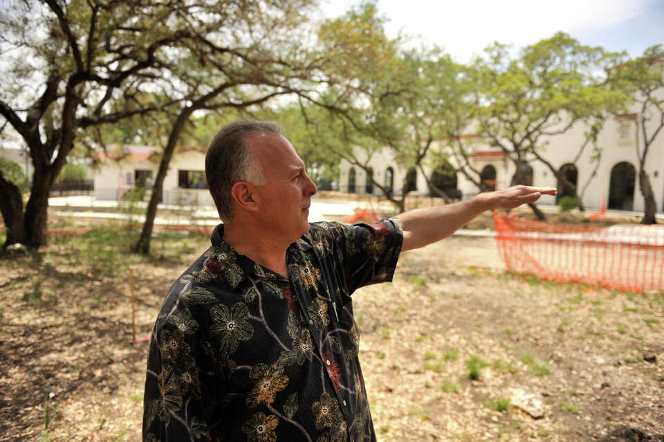 A Conversation: The Barrios family, Viola's Ventanas