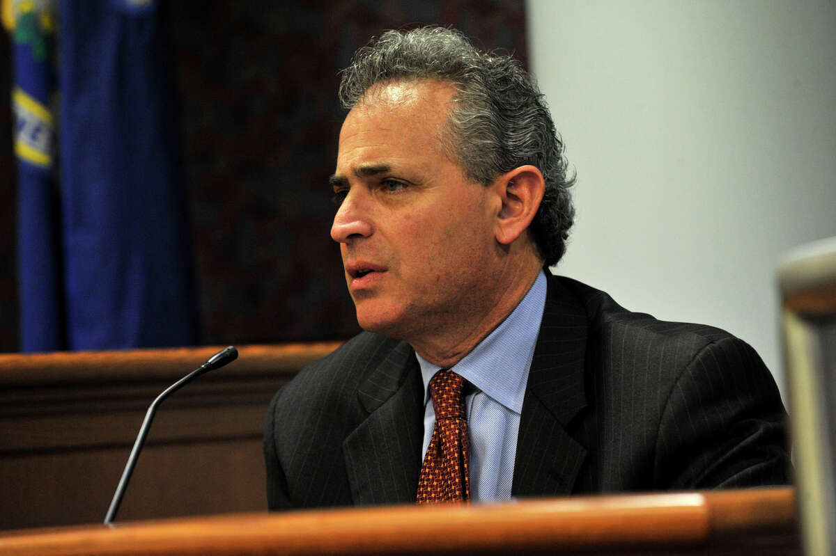 Attorney: Sherman asked Skakel to sign autographs