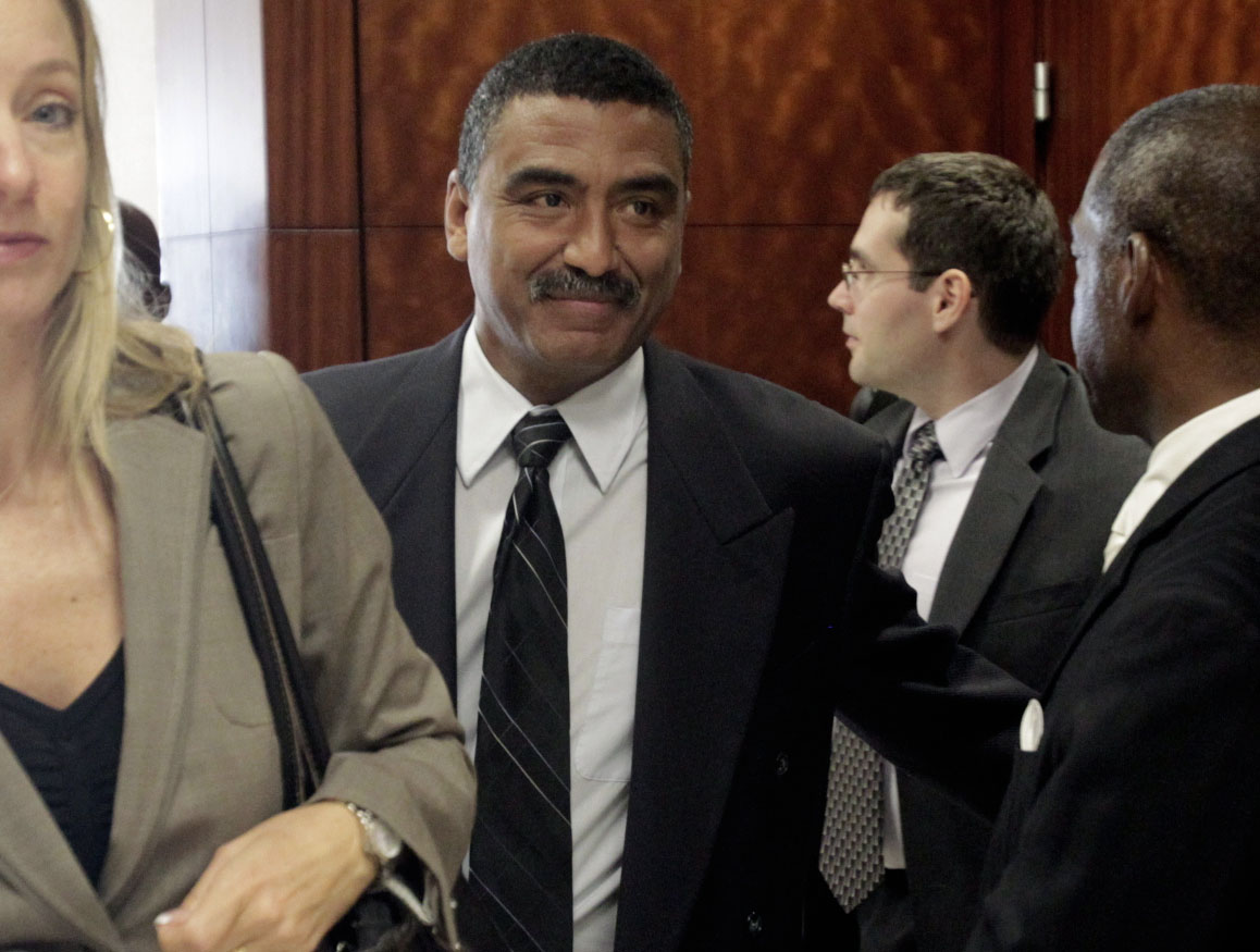 2 ex-HPD officers get probation in Holley beating