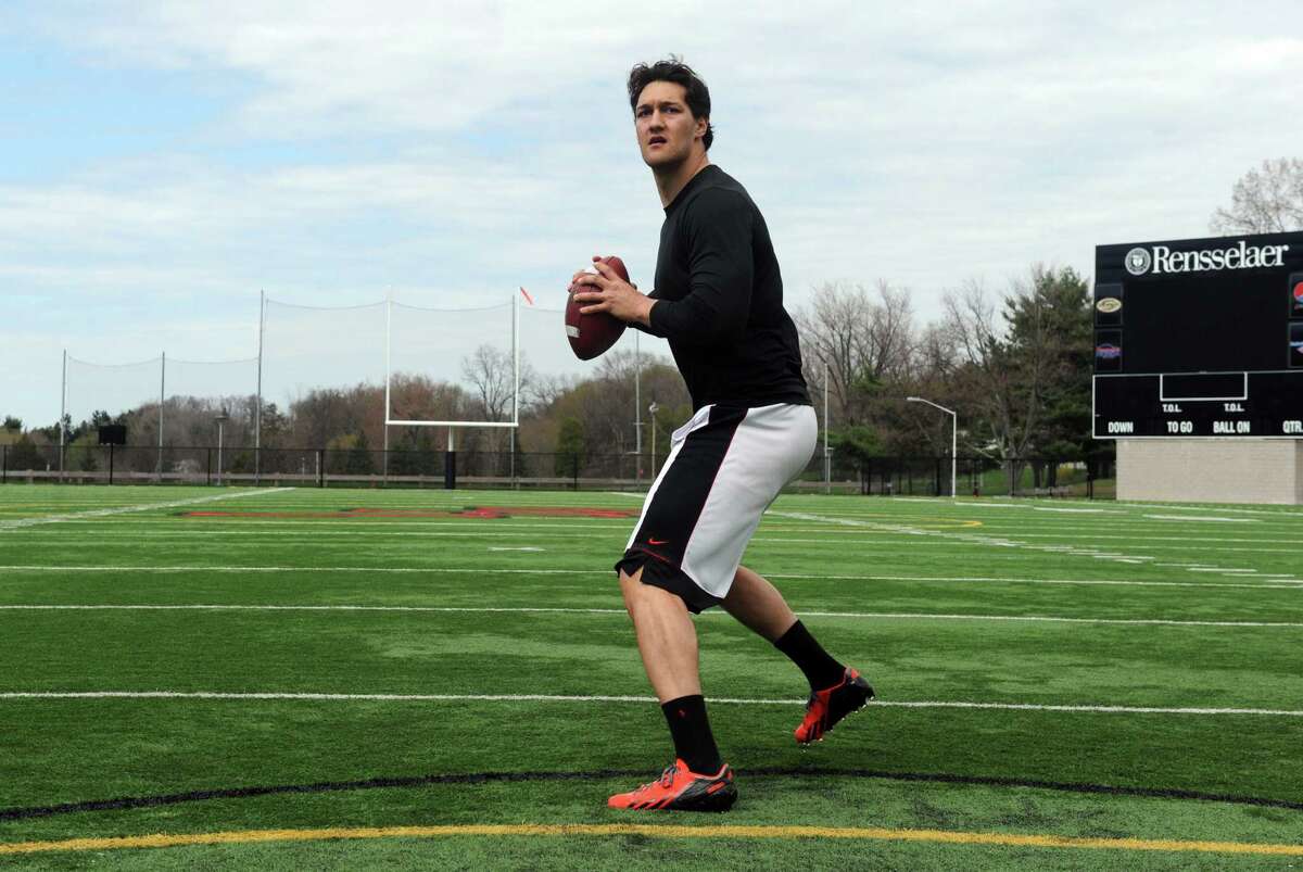 Pro hopes for area quartet