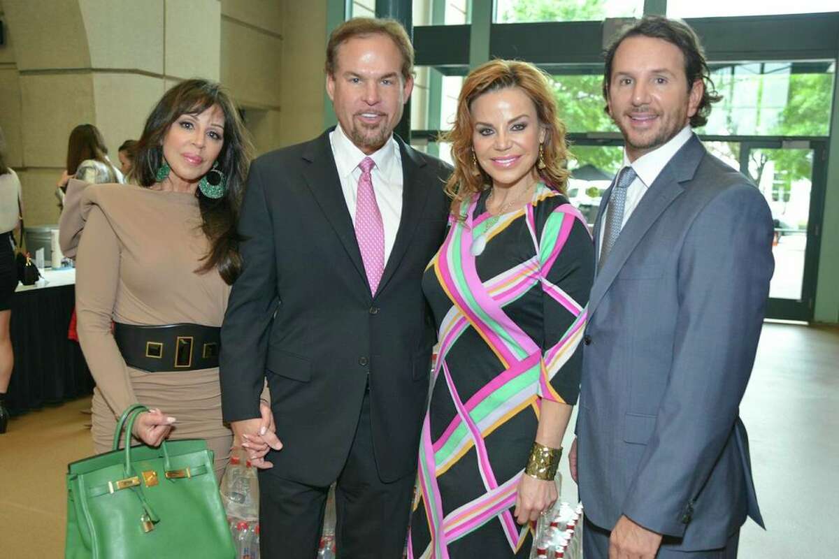 Jerry Hall, swimsuit model Julie Henderson and others support I Am Waters