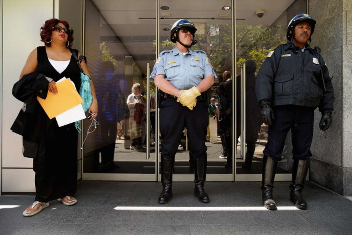 Protesters target NRA lobbyists