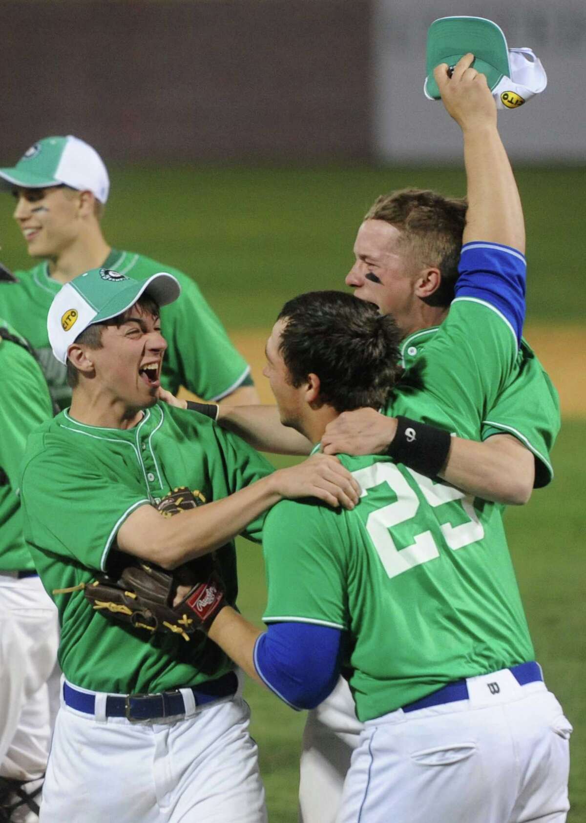 A game to remember: Newtown baseball team wins thriller over Pomperaug ...