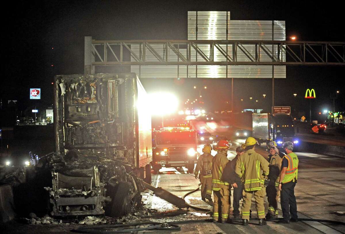 Truck fire closes I-10 lanes