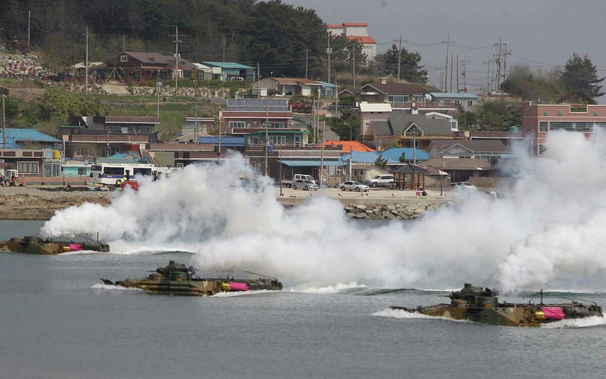 U.S. Marines and S. Koreans drill for sea invasion