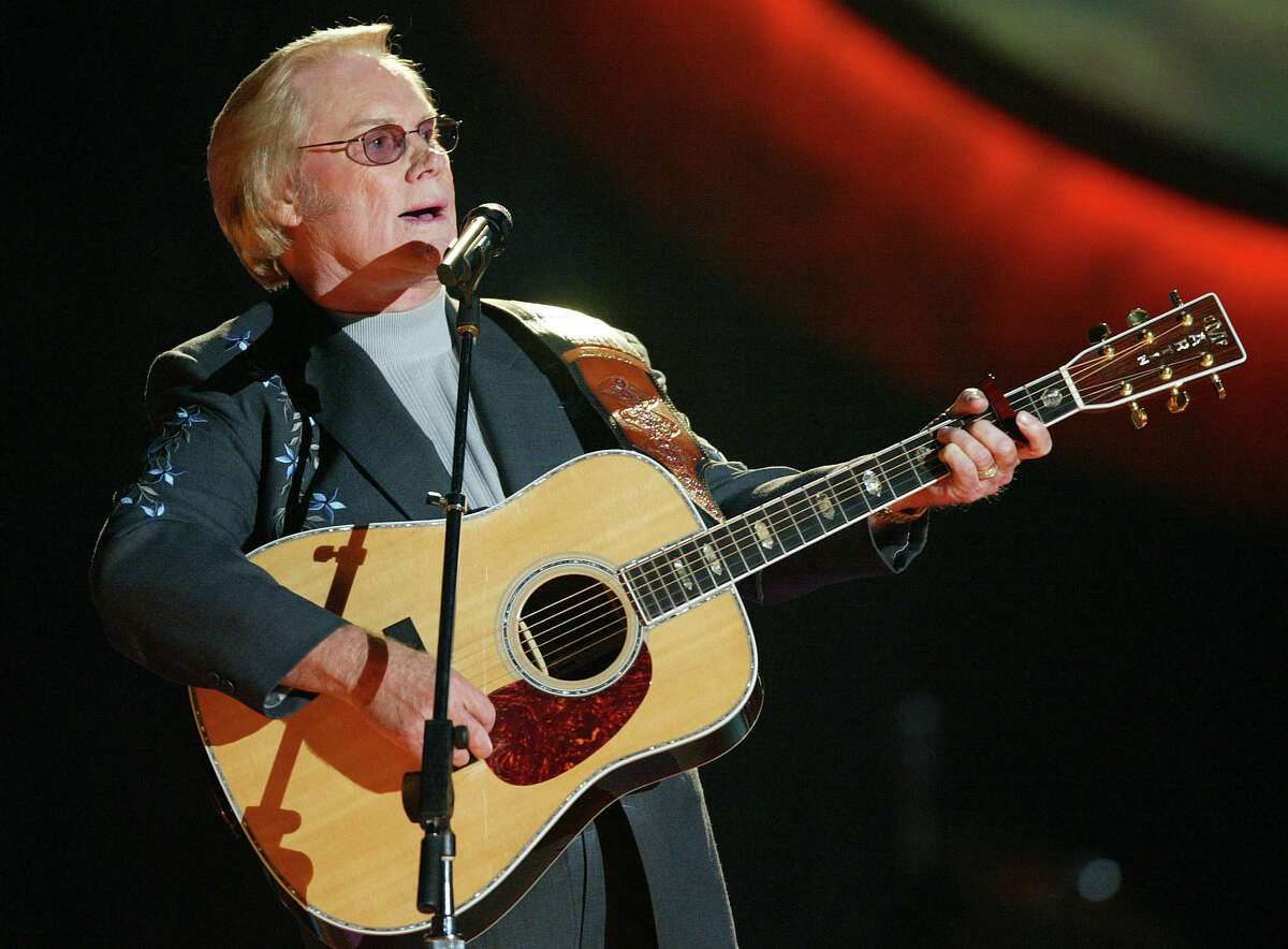 Country legend George Jones dies at 81
