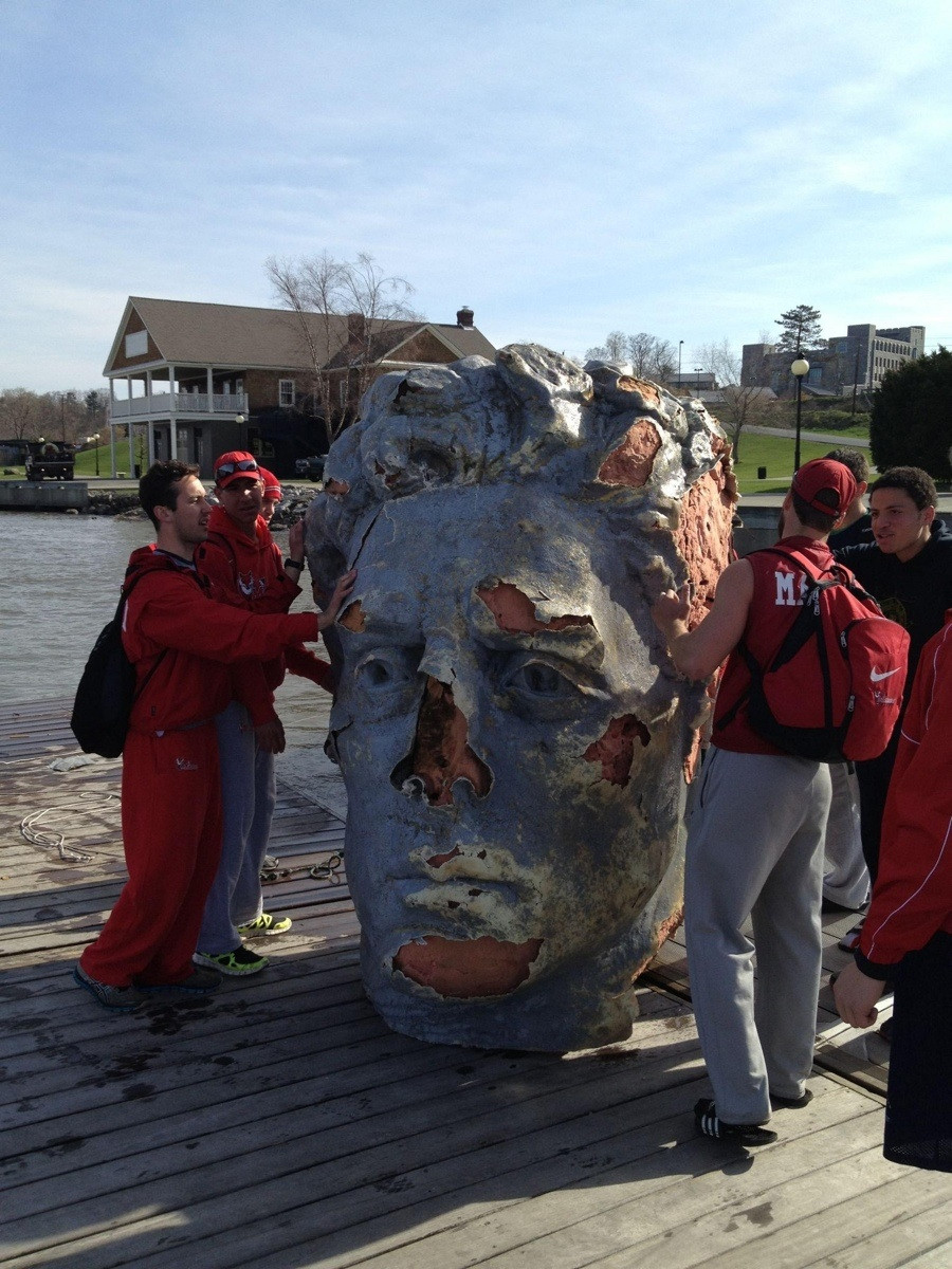 The mystery of the floating head