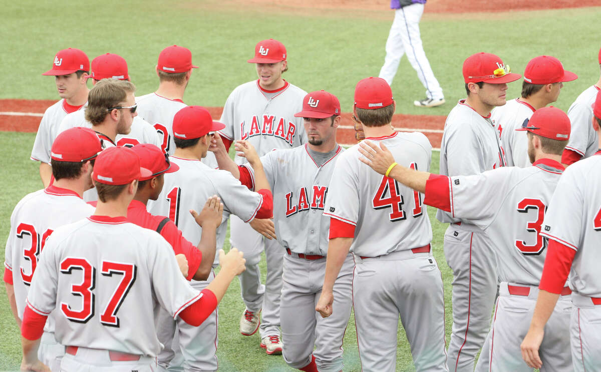 Lamar baseball stays in 1st, wins 7th-straight