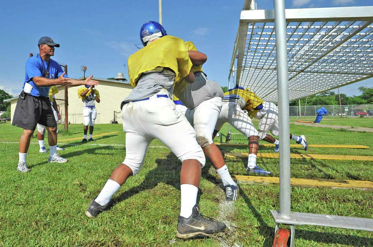 Ozen offense gets faster during spring practice