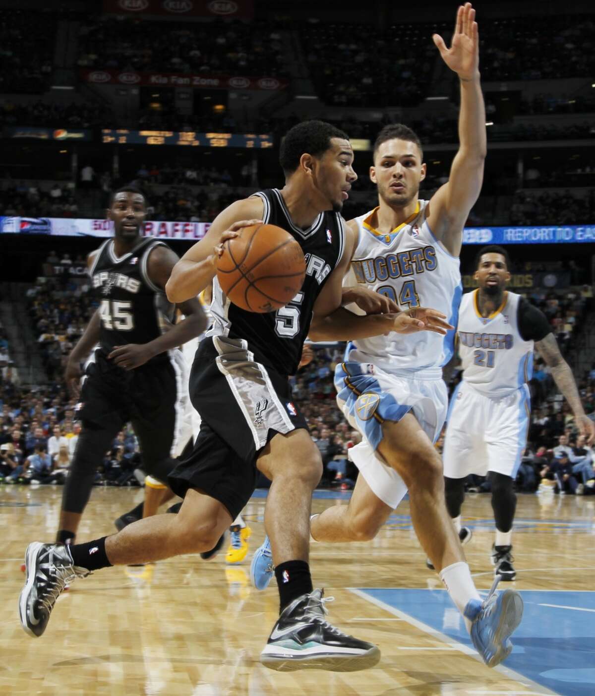 Texas-ex Joseph awaits fate on fourth-year option with Spurs