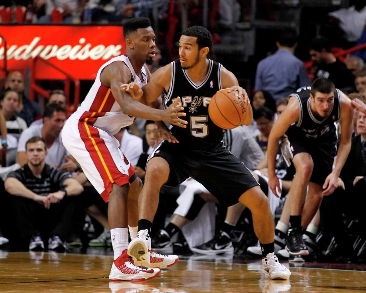 Texas-ex Joseph awaits fate on fourth-year option with Spurs