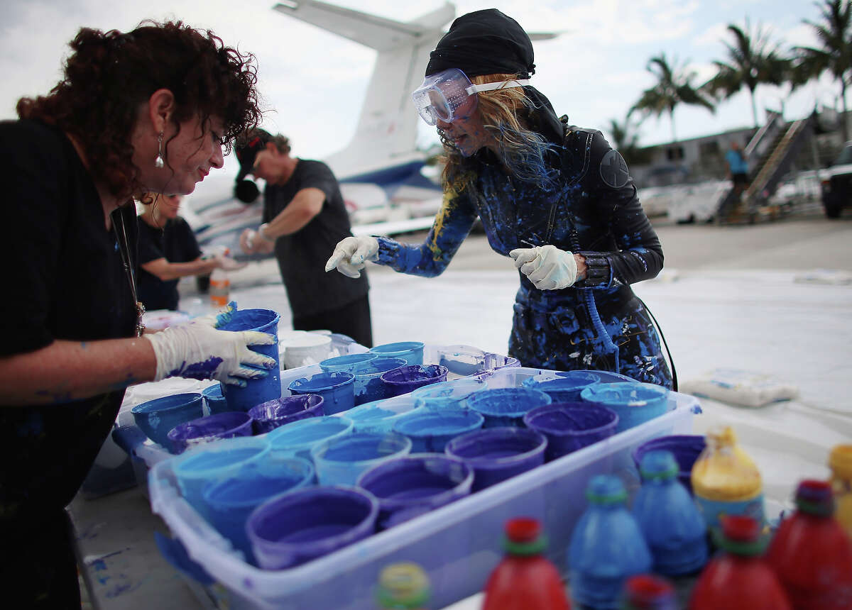 Artist uses jet engine to paint