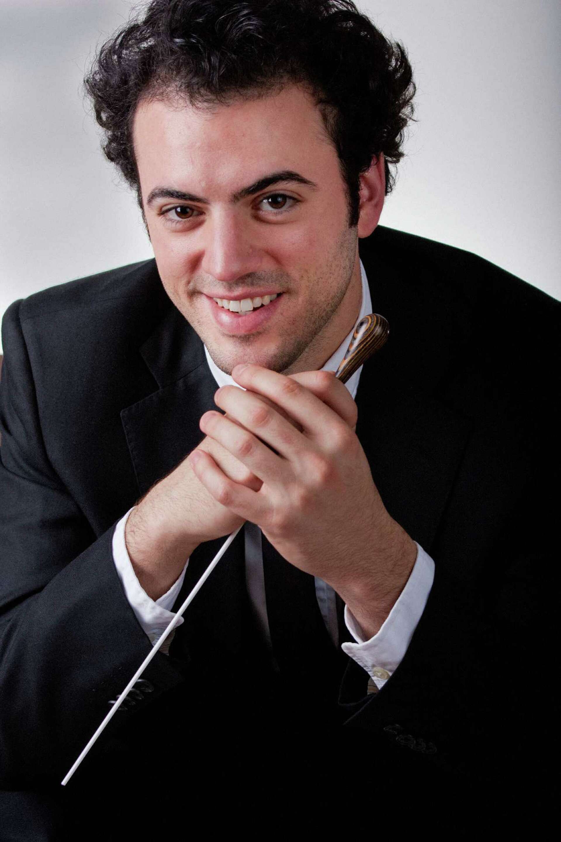 Five finalists vie to succeed conductor