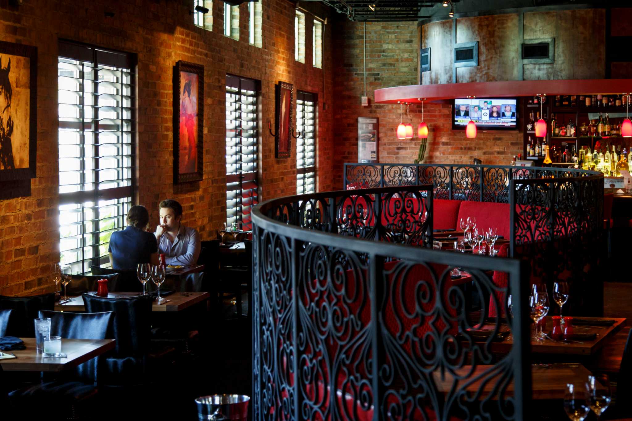 A Norteño twist on steakhouse scene