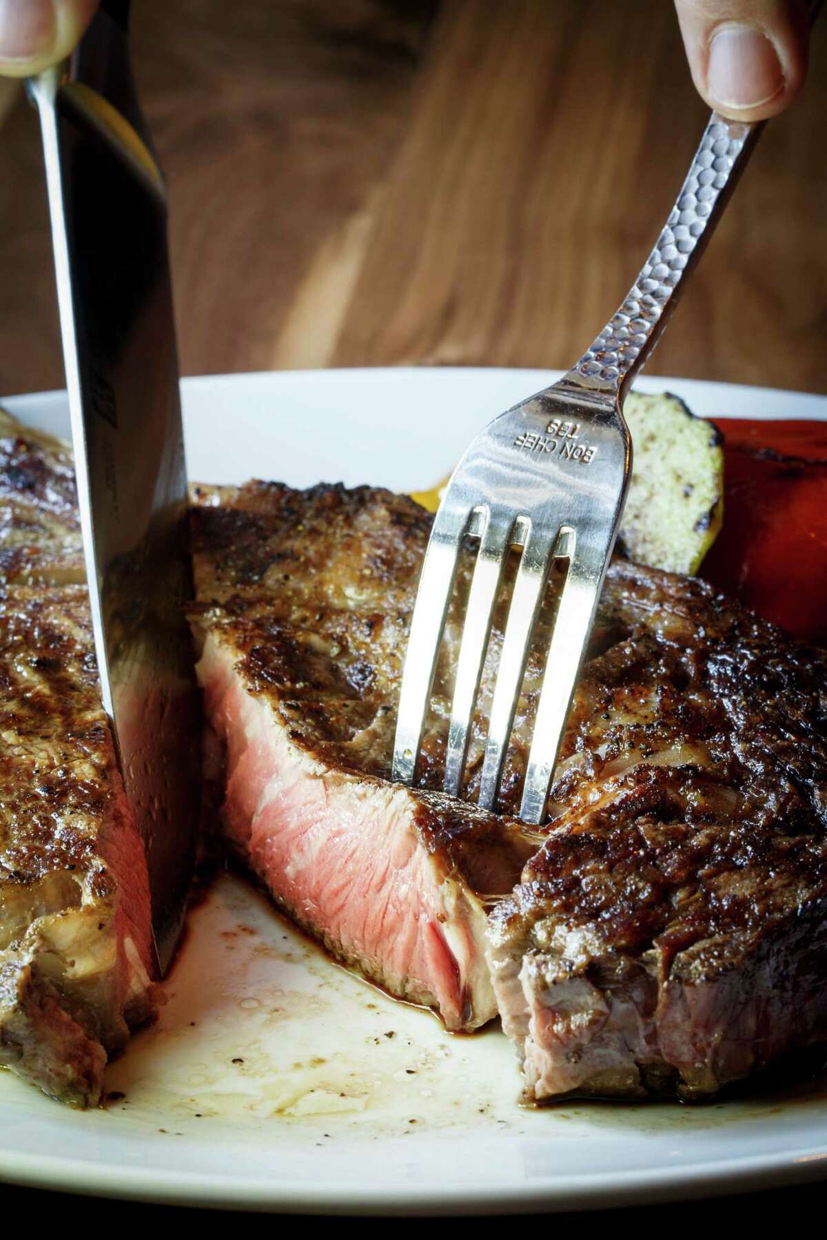 A Norteño twist on steakhouse scene