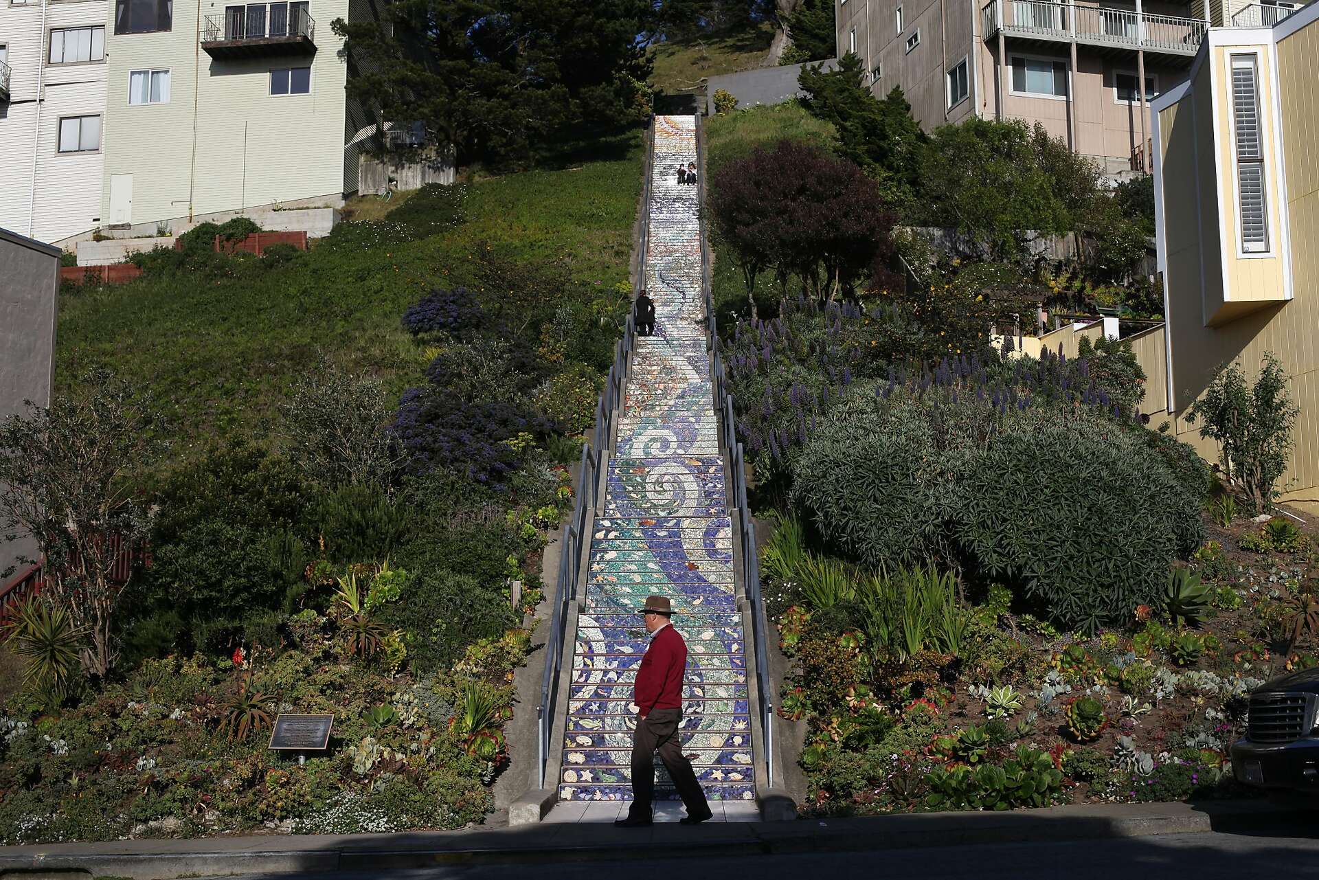 An Instagram account is shaming bad tourist behavior at Big Sur. But is ...