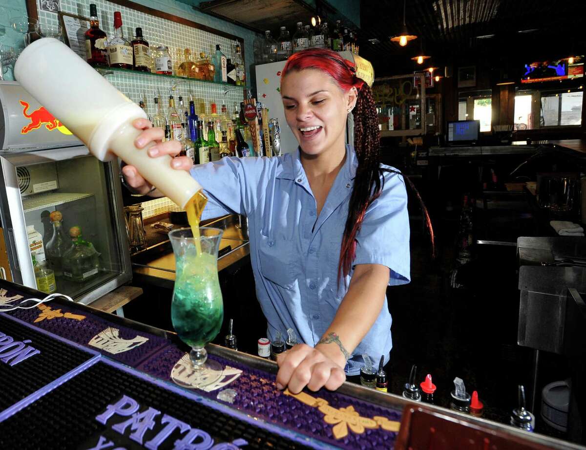 Mixologists for your Cinco de Mayo celebration drinks