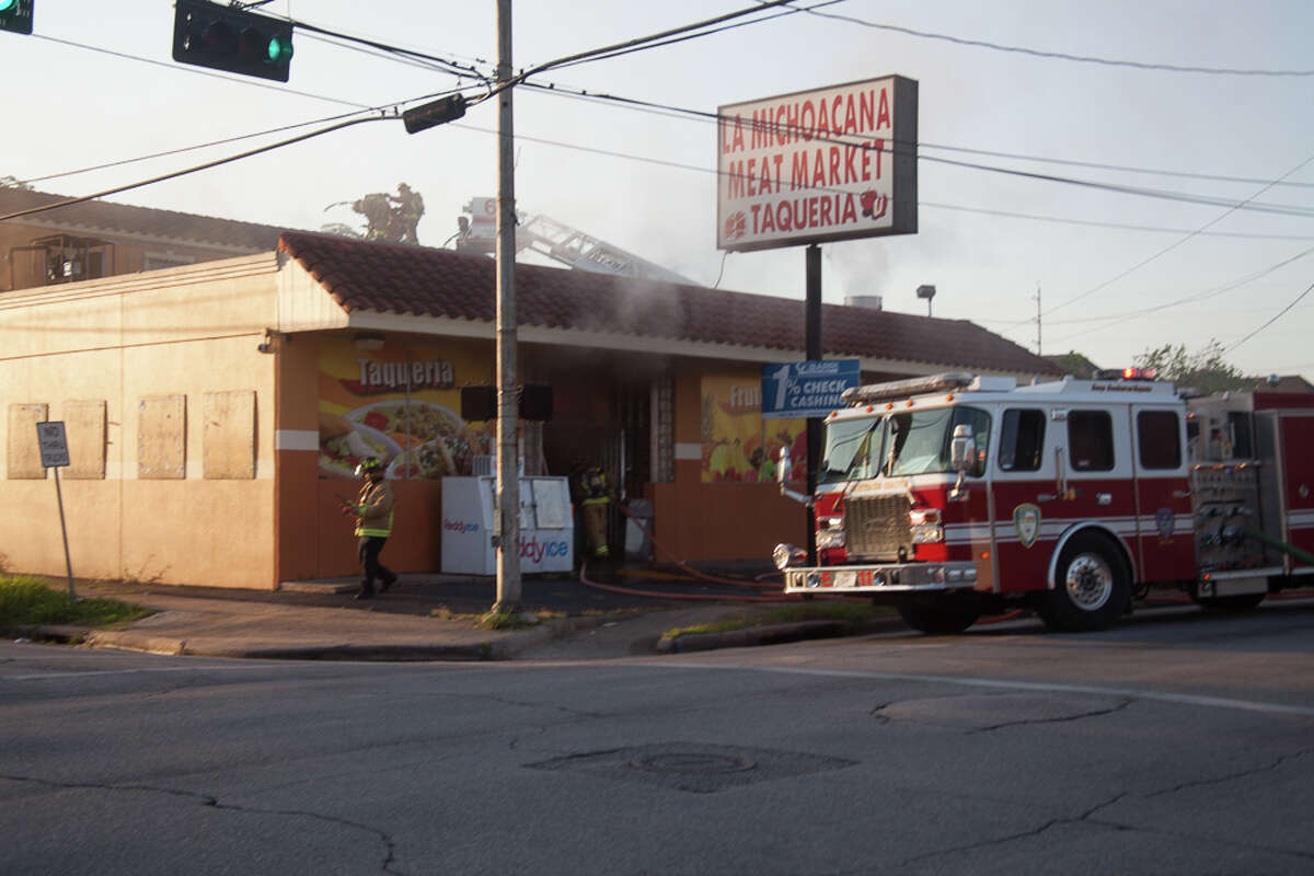 Fire in kitchen damages Heights restaurant
