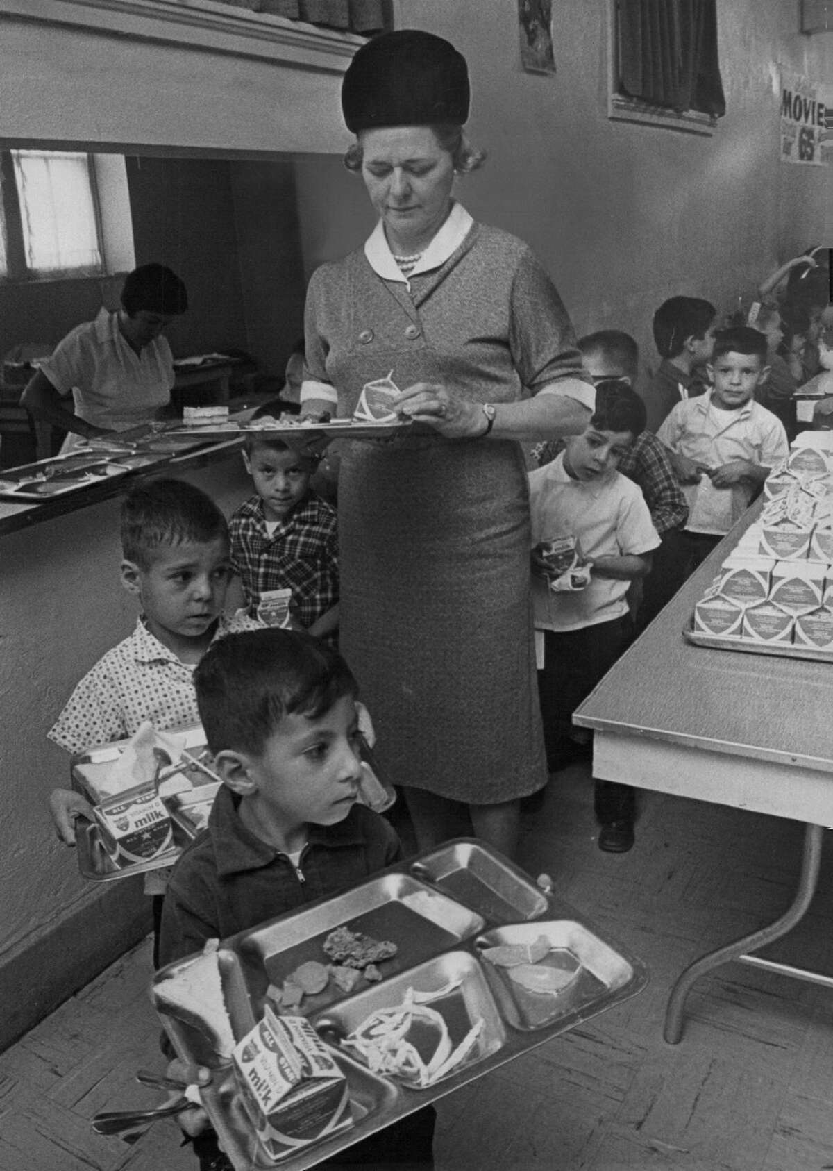 How much did a Houston school lunch cost 40 years ago?