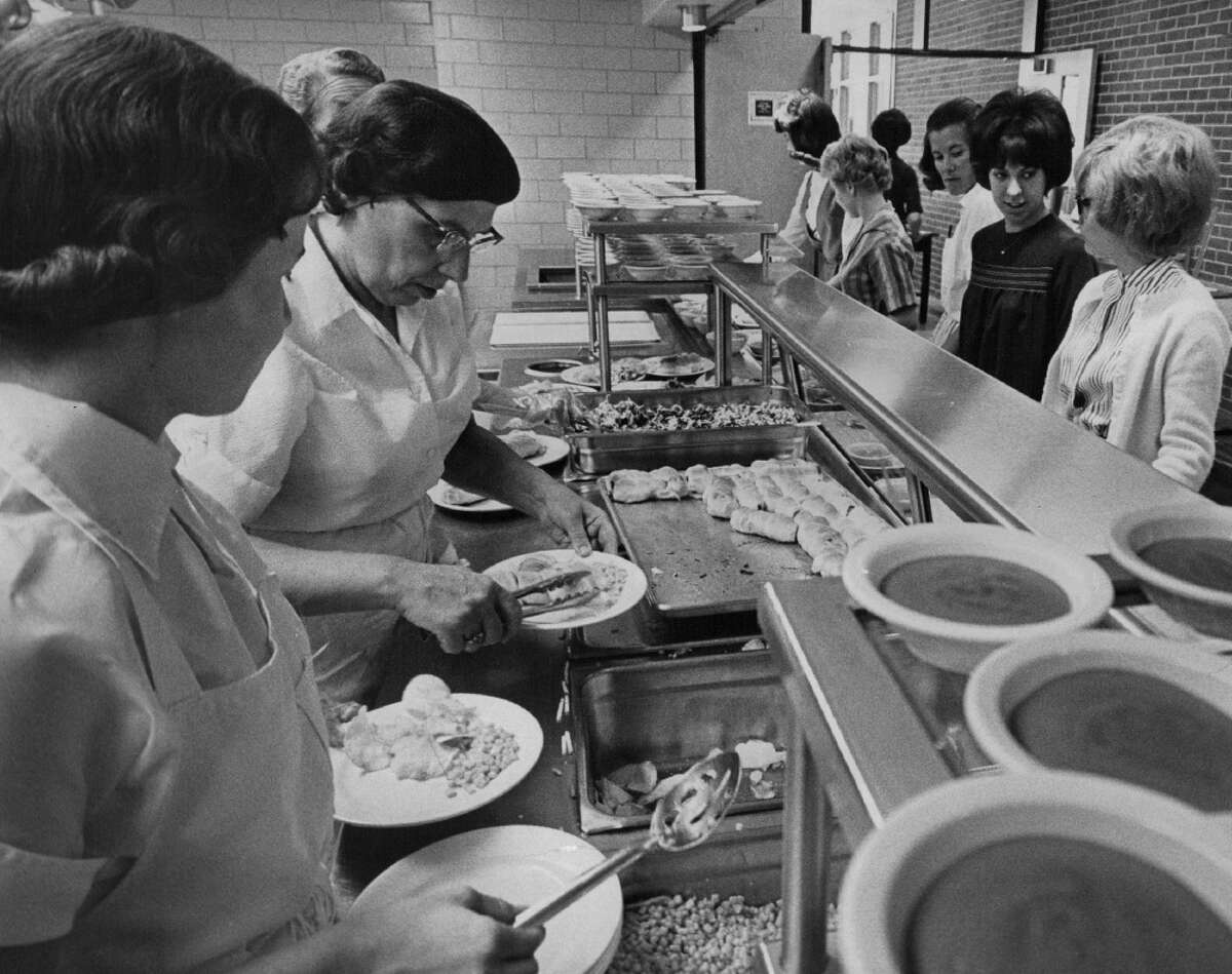 How much did a Houston school lunch cost 40 years ago?
