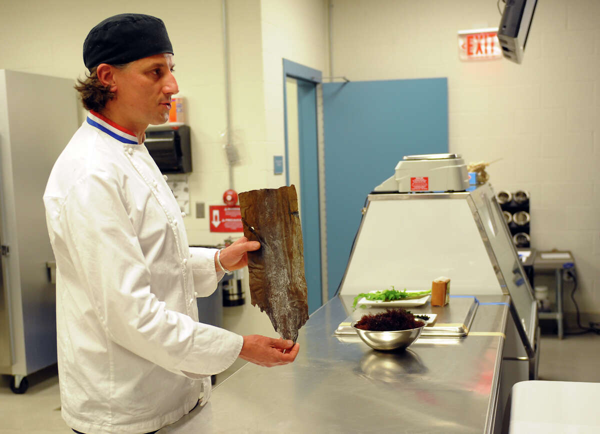 Kids prepare chef-prepared seaweed recipes