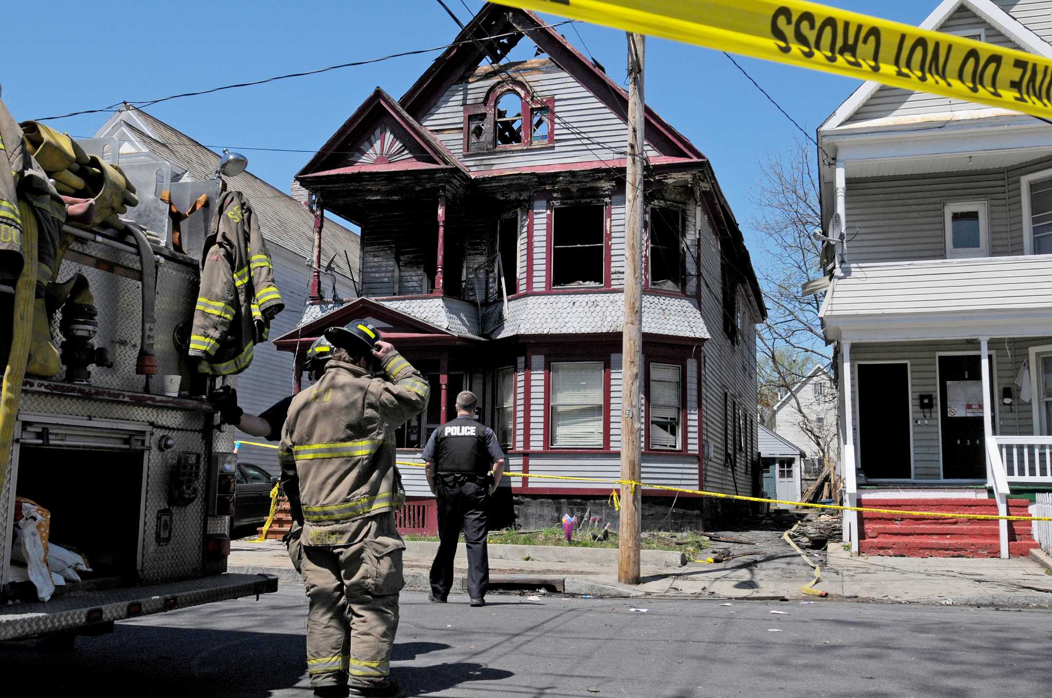 Dad, 3 kids dead in fire as survivors suffer pain, confusion