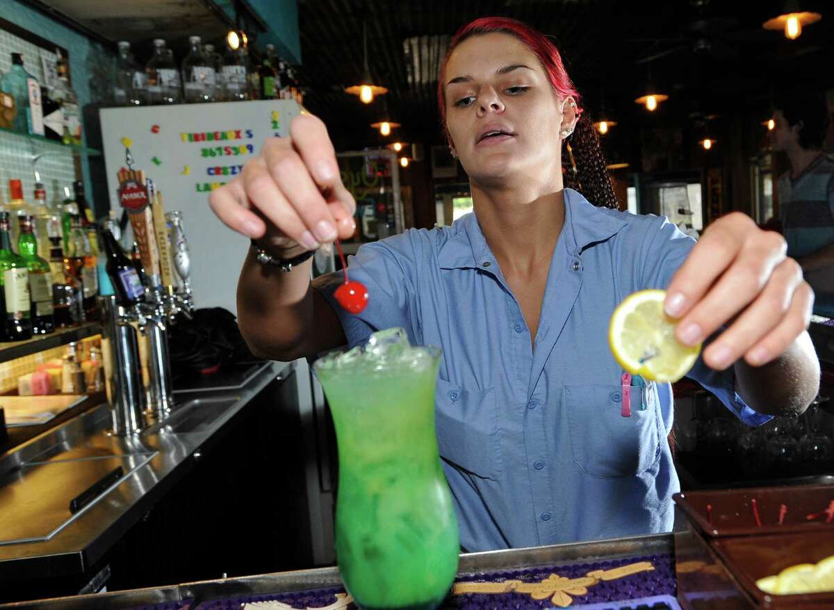 Mixologists for your cinco de Mayo celebration drinks