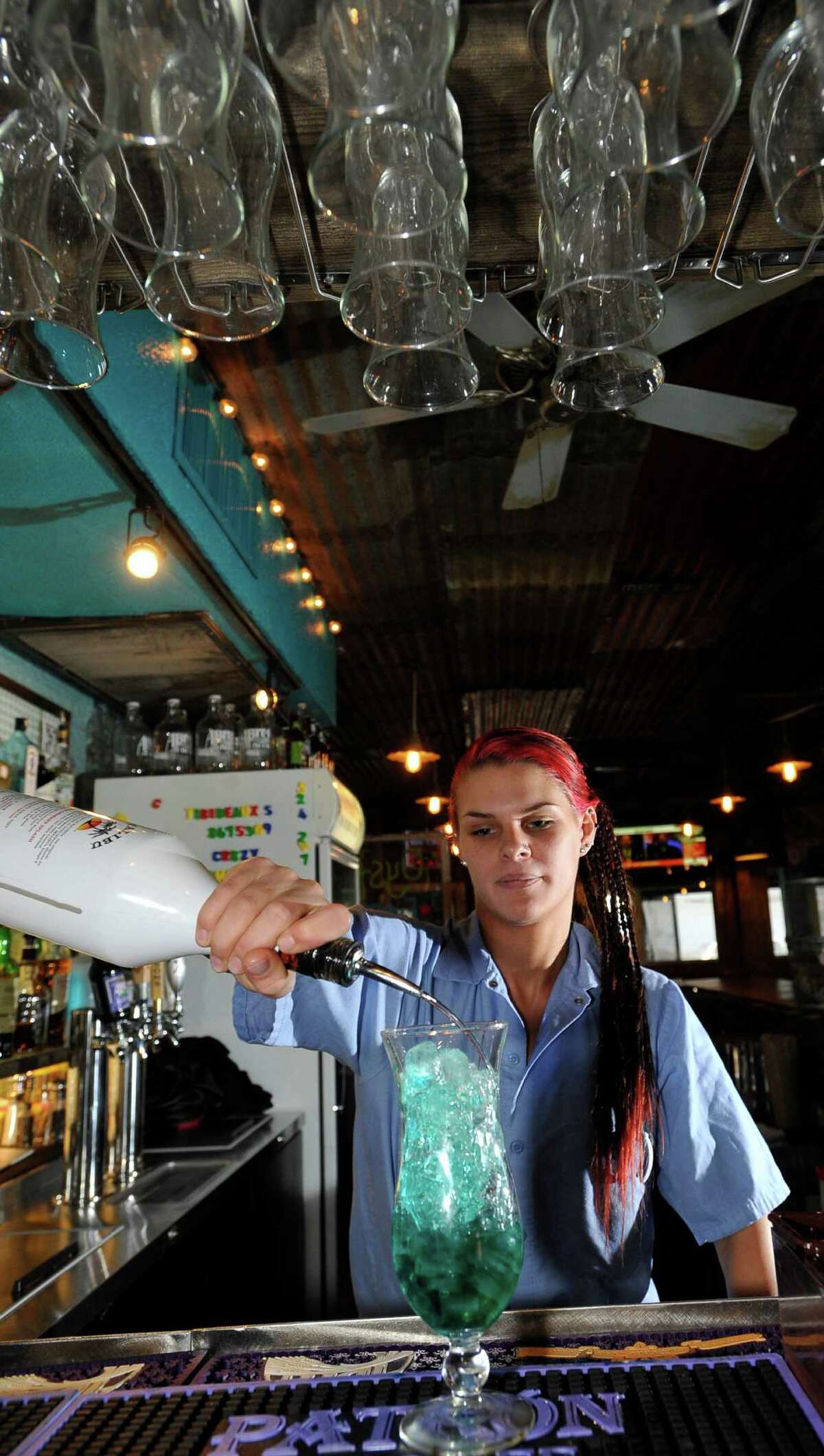 Mixologists for your cinco de Mayo celebration drinks