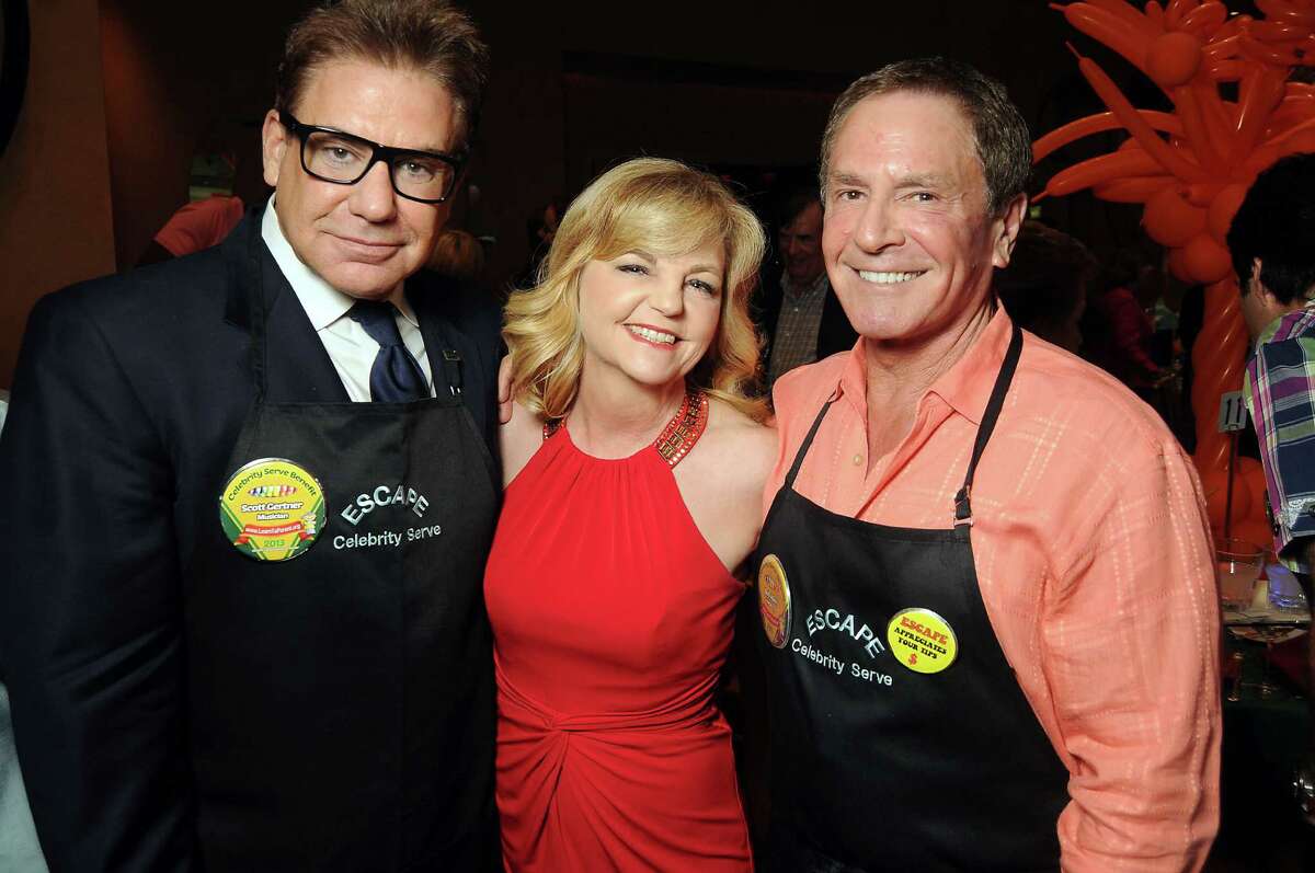 Pickens brings star power to Celebrity Serve dinner