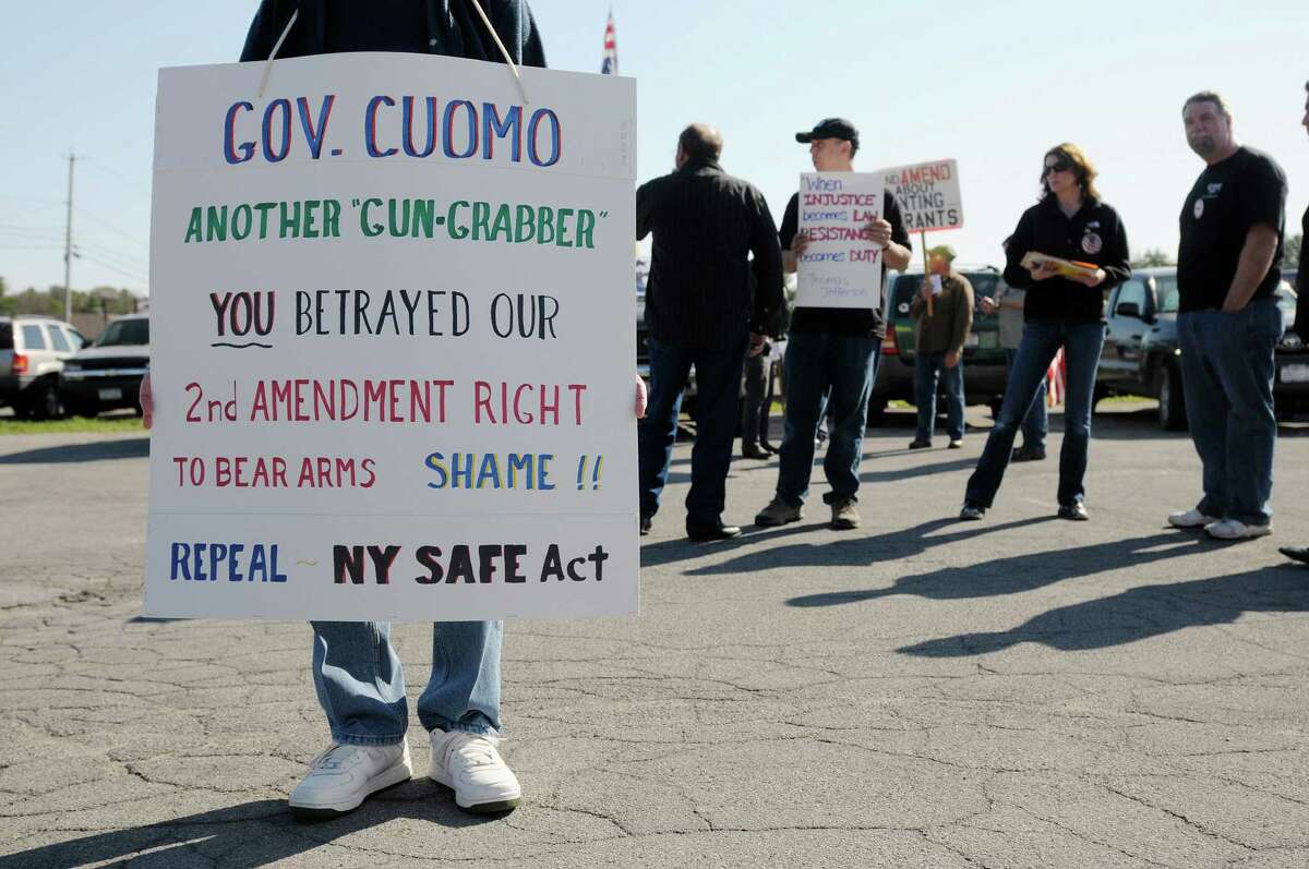 NY SAFE Act protesters rally at arraignment