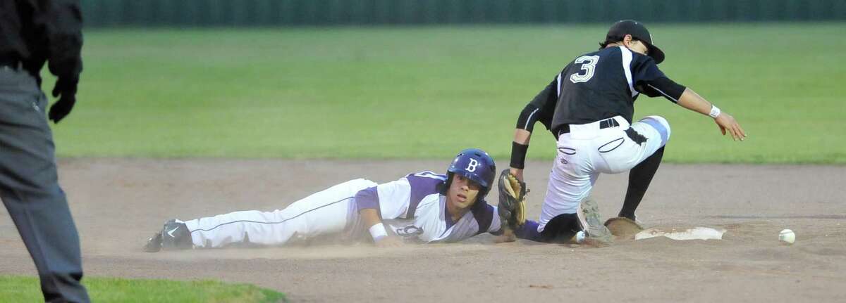 Nederland baseball loses to Dayton in Game 1