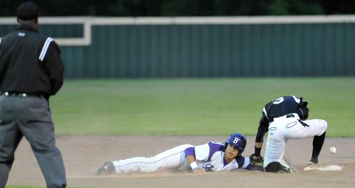 Nederland baseball loses to Dayton in Game 1