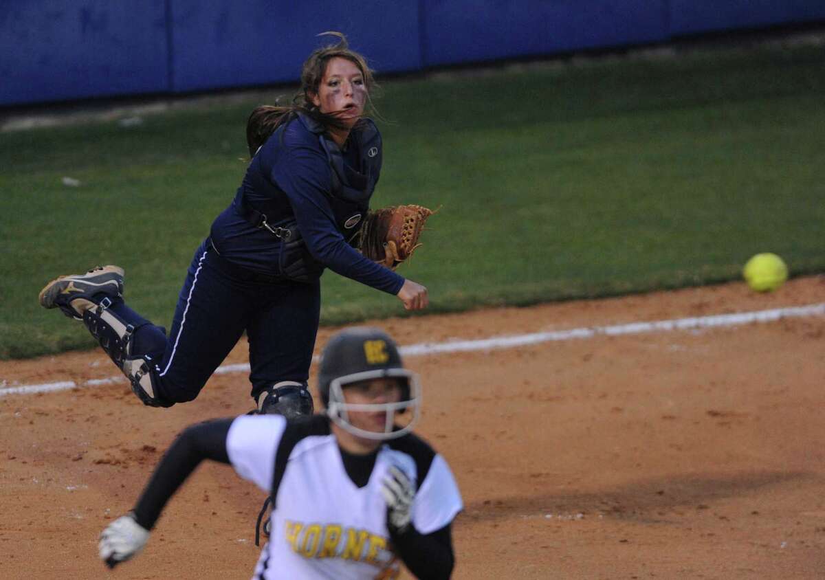 H.S. softball: Smithson Valley breezes by East Central