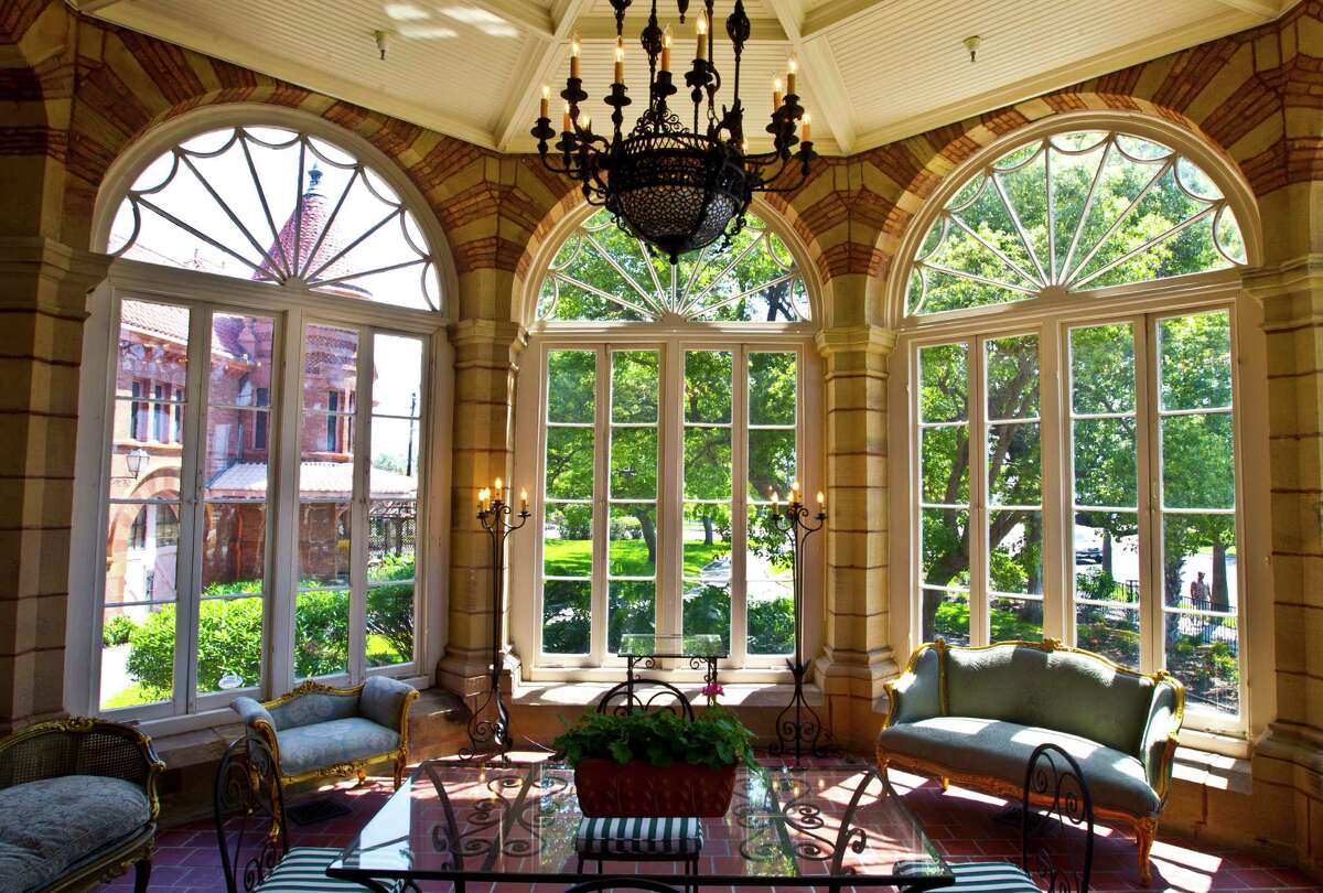 Closed for Ike, a historical mansion opens its gates again