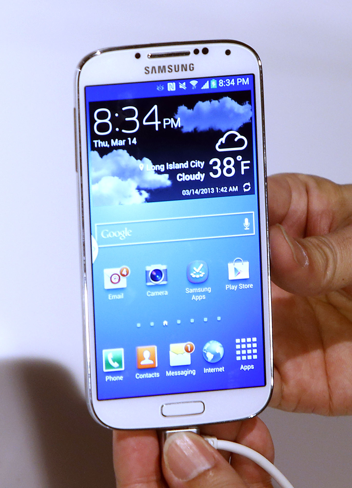 Galaxy S4 designed to dominate