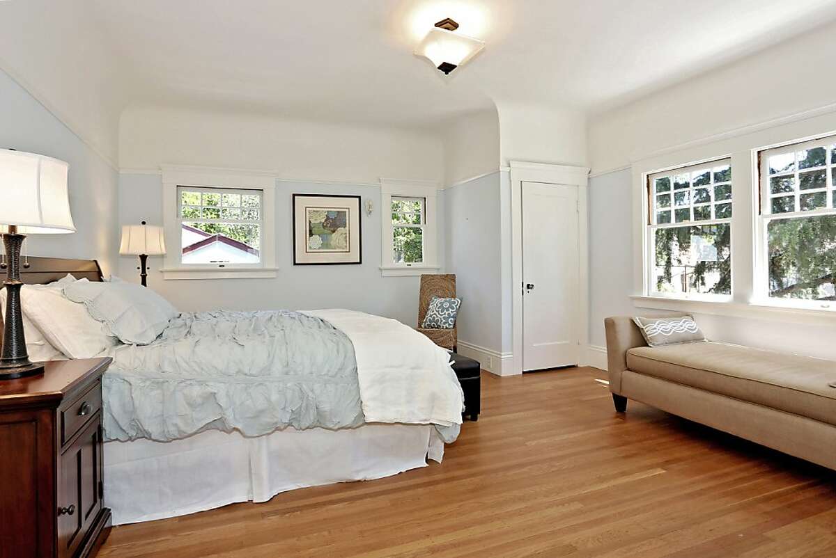 Oakland Dutch Colonial boasts fireplace