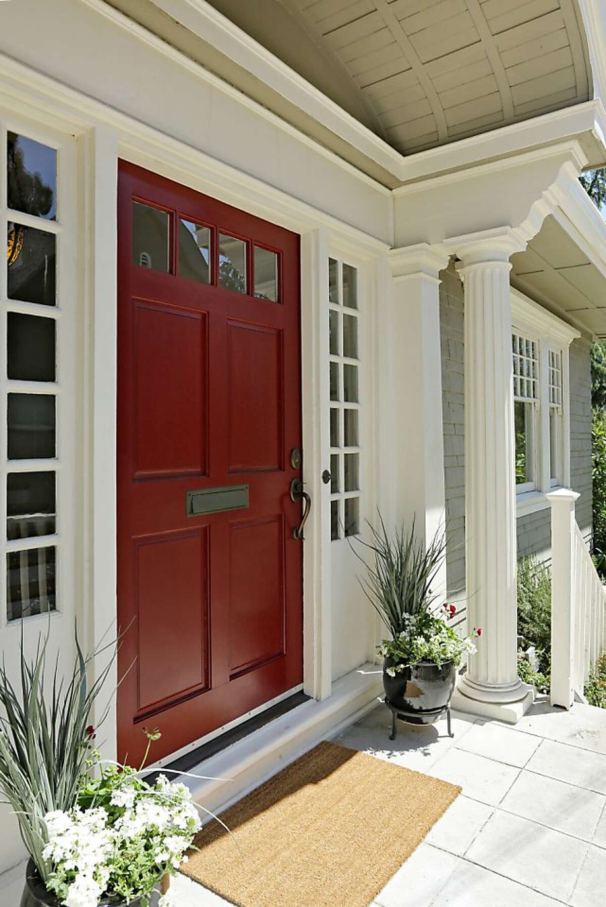 Oakland Dutch Colonial boasts fireplace