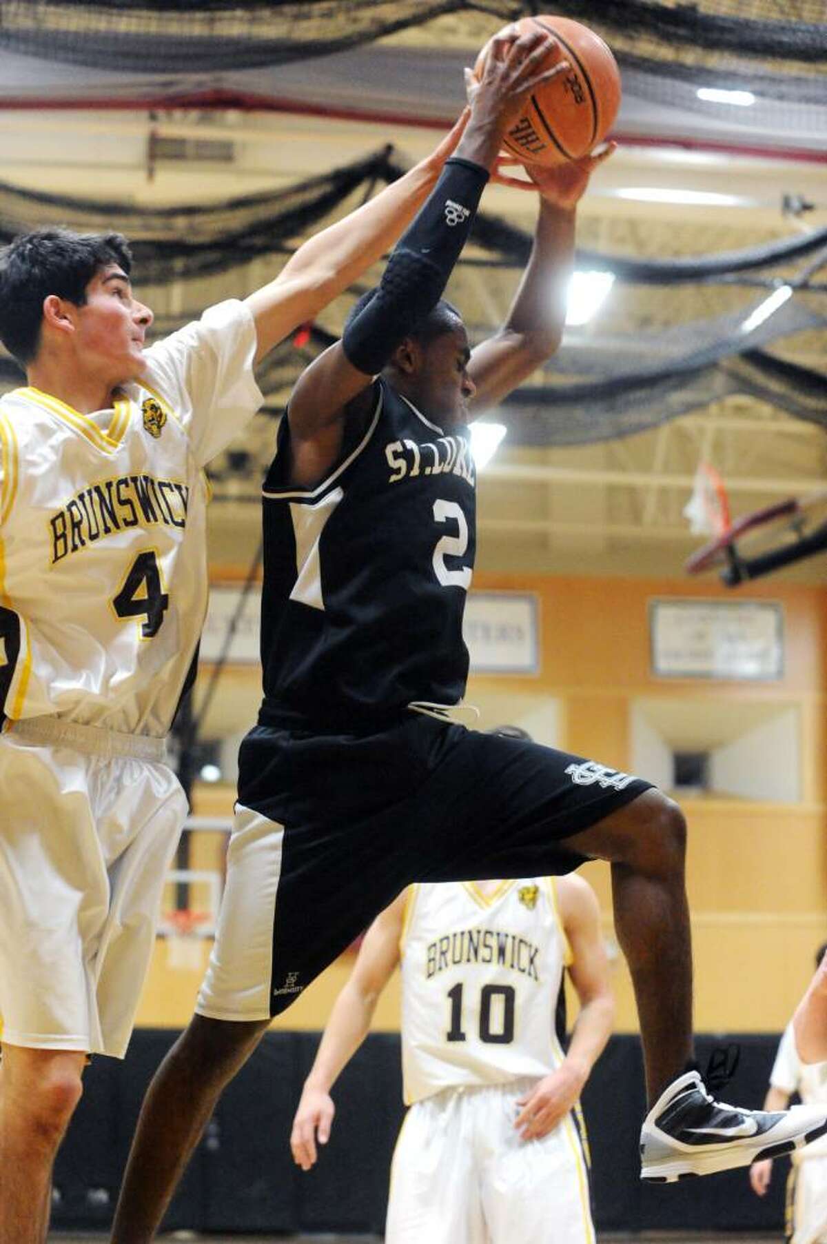 Brunswick falls to FAA rival St. Luke's