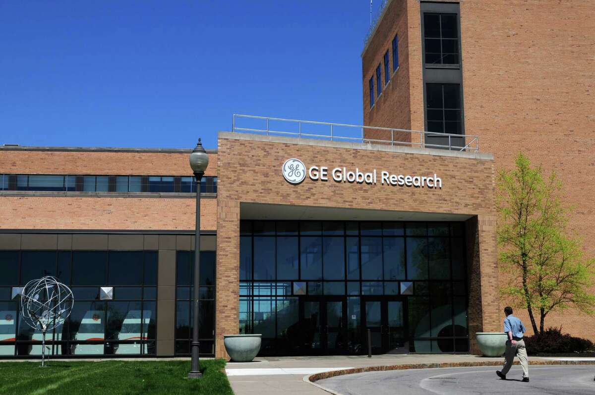 GE researcher receives 200th patent ... humbly