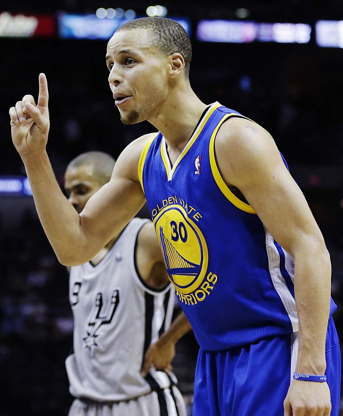 Warriors lose big lead, fall in 2 OTs