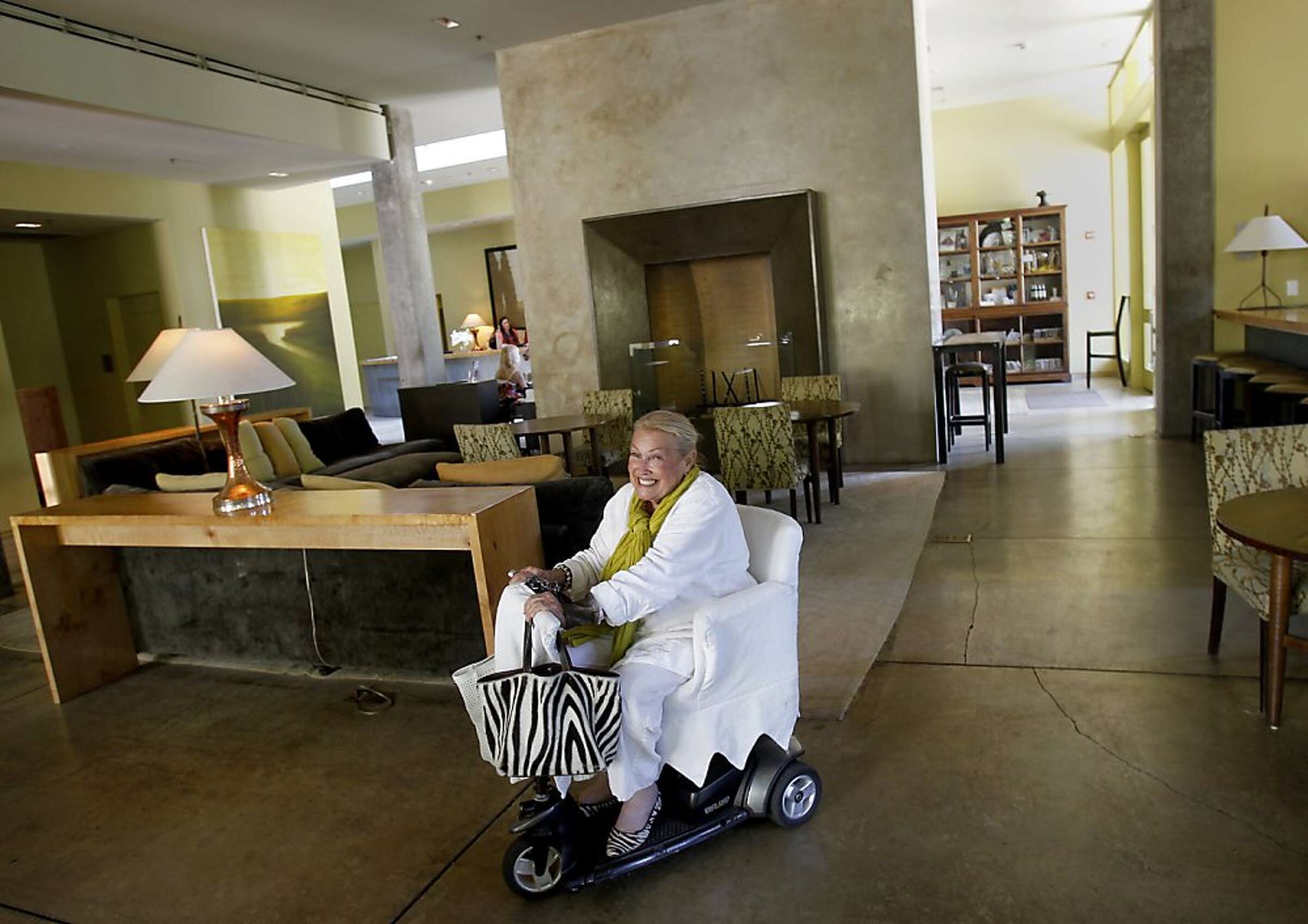 Designer Myra Hoefer enchants Healdsburg