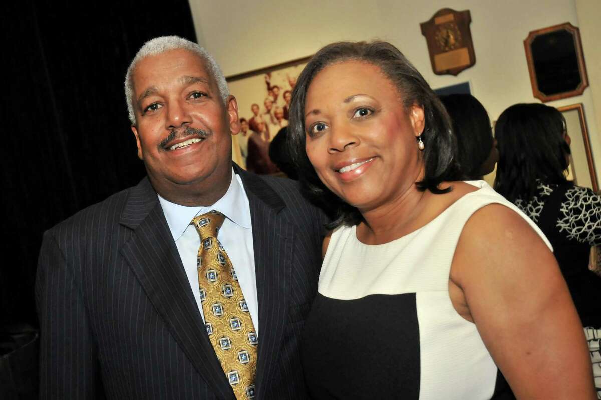 Actress Viola Davis wows at VIP reception