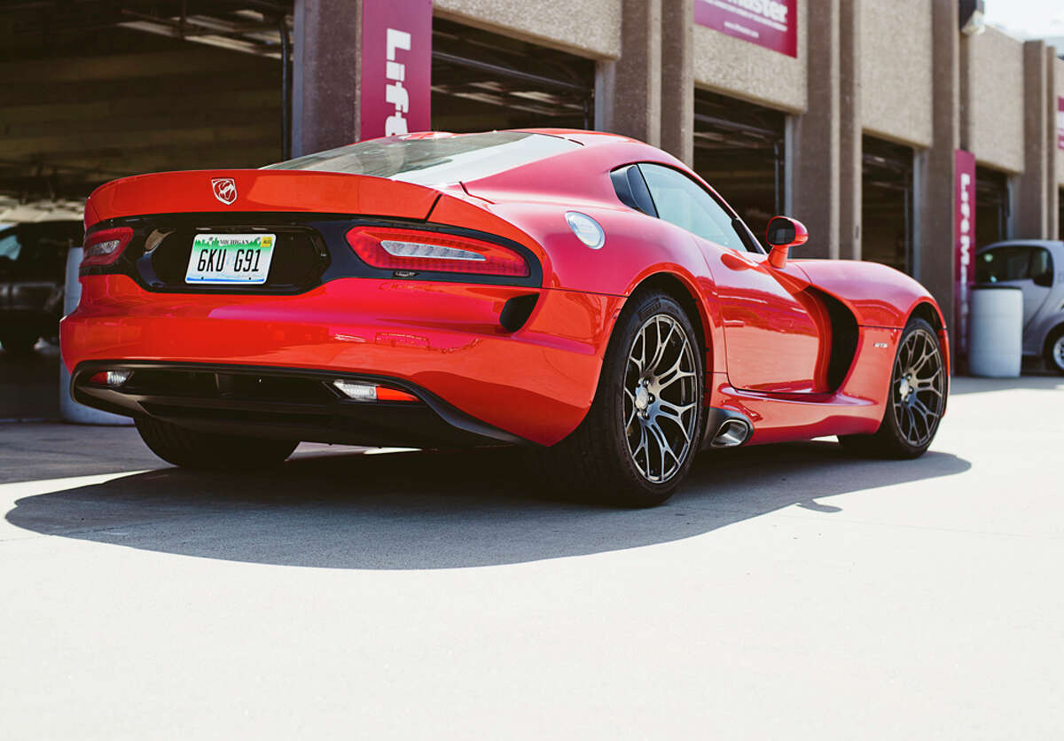 Chrysler $150,000 Viper supercar needs track, not traffic