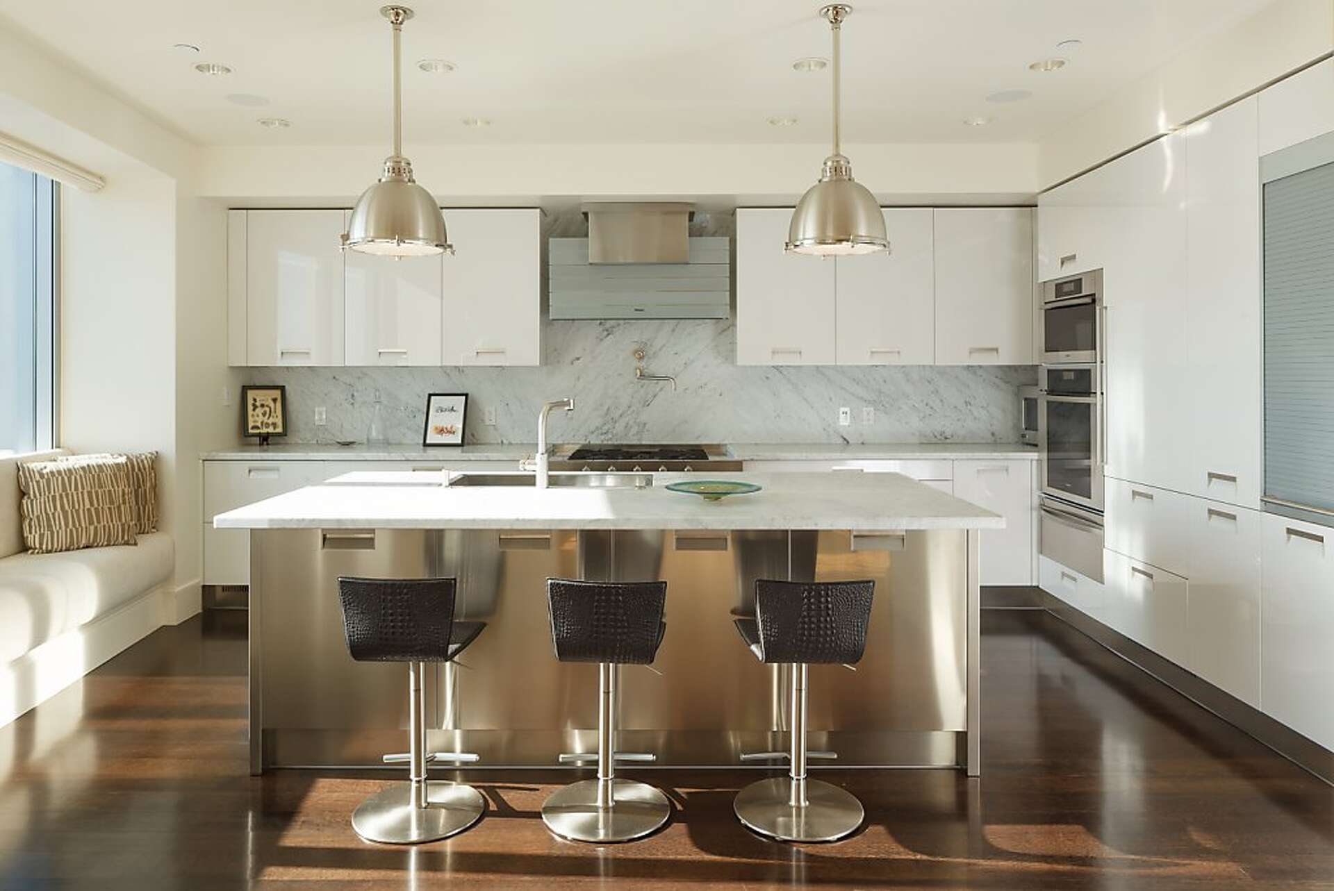 SF high-rise condo has spacious floor plan, city views and hotel amenities