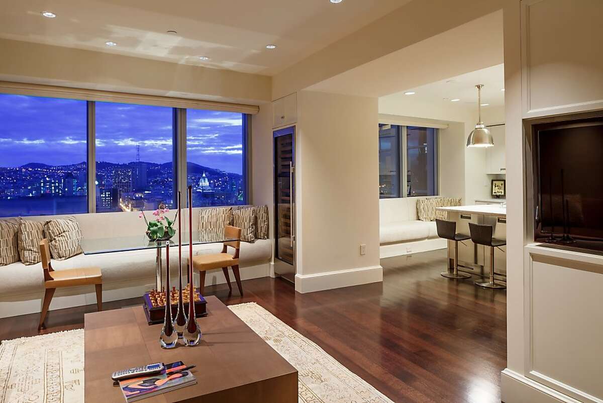 SF high-rise condo has spacious floor plan, city views and hotel amenities